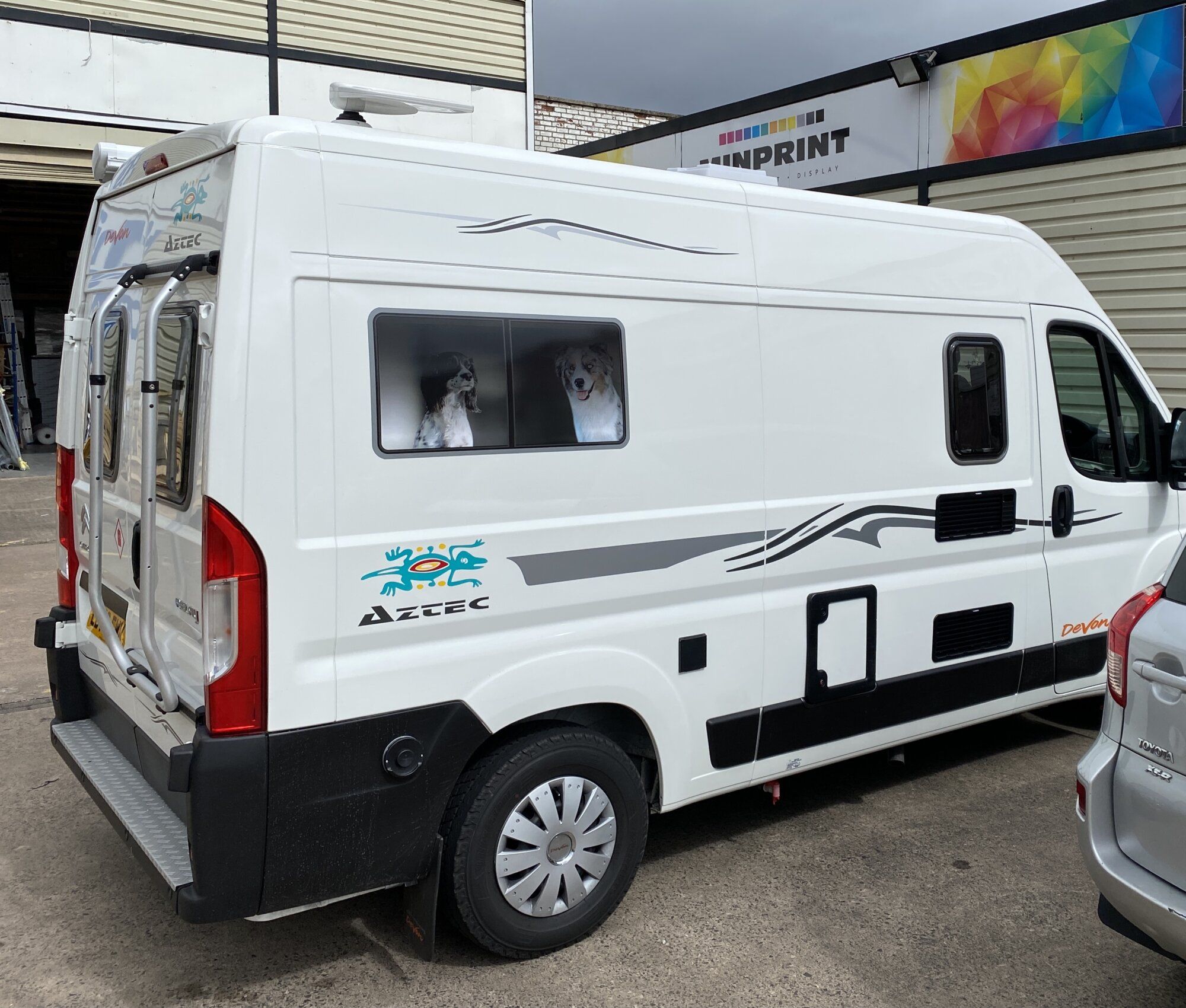 Vehicles - MAD Colour